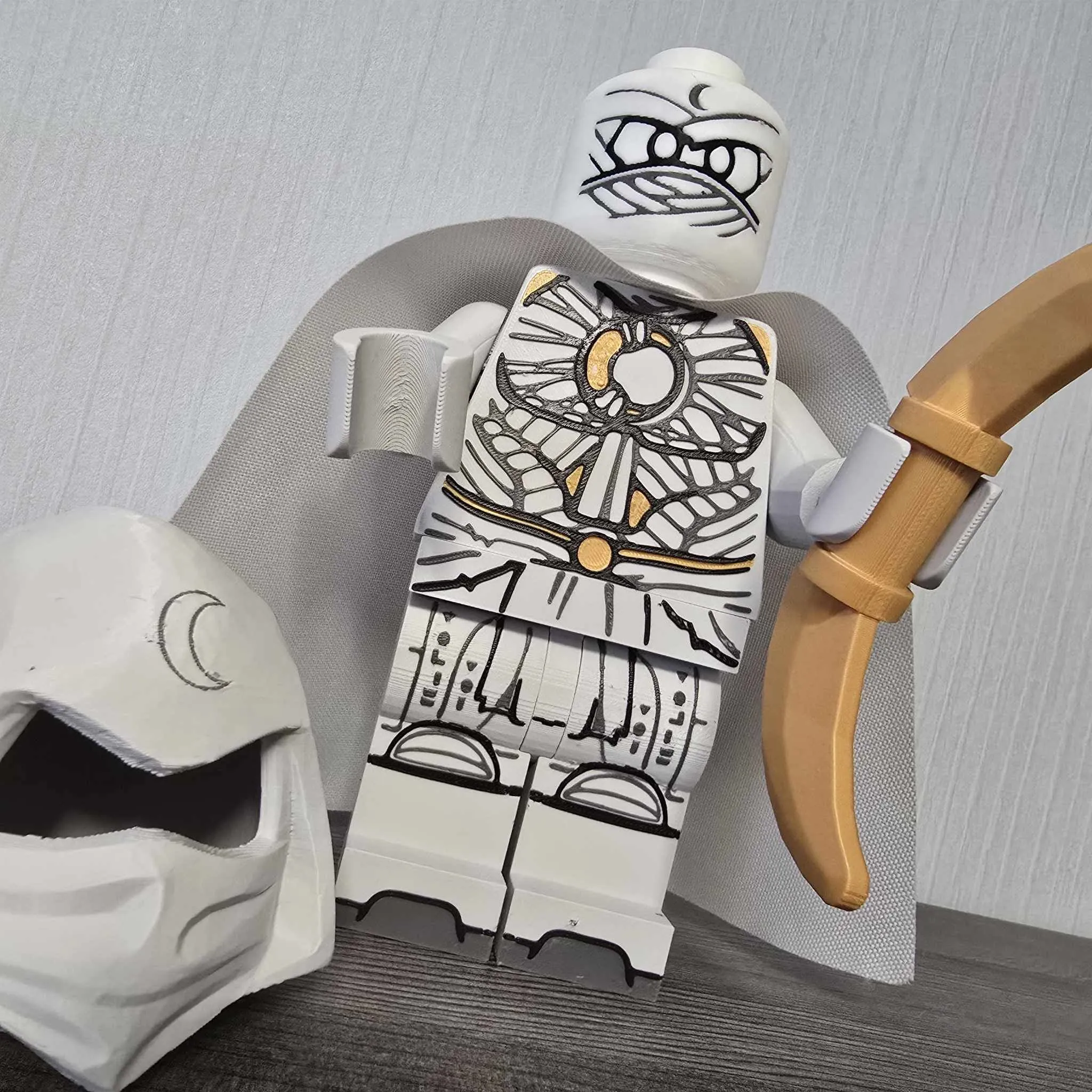 Moon Knight * 500 % ~22 cm - Free 3D Print Model - MakerWorld