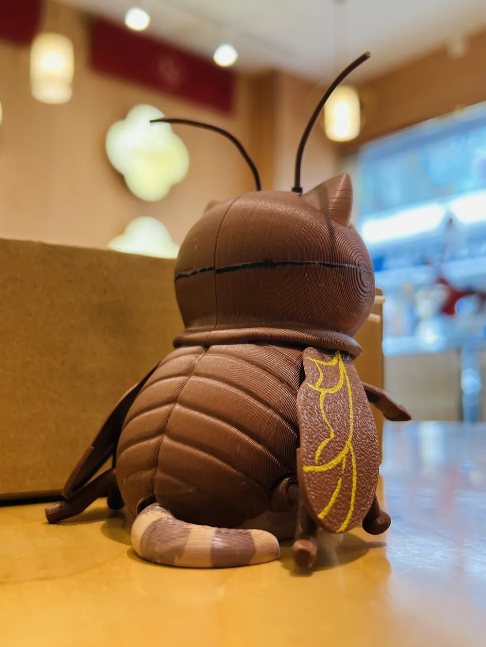 蟑螂猫咪 / A cat cosplay as a cockroach - Free 3D Print Model - MakerWorld