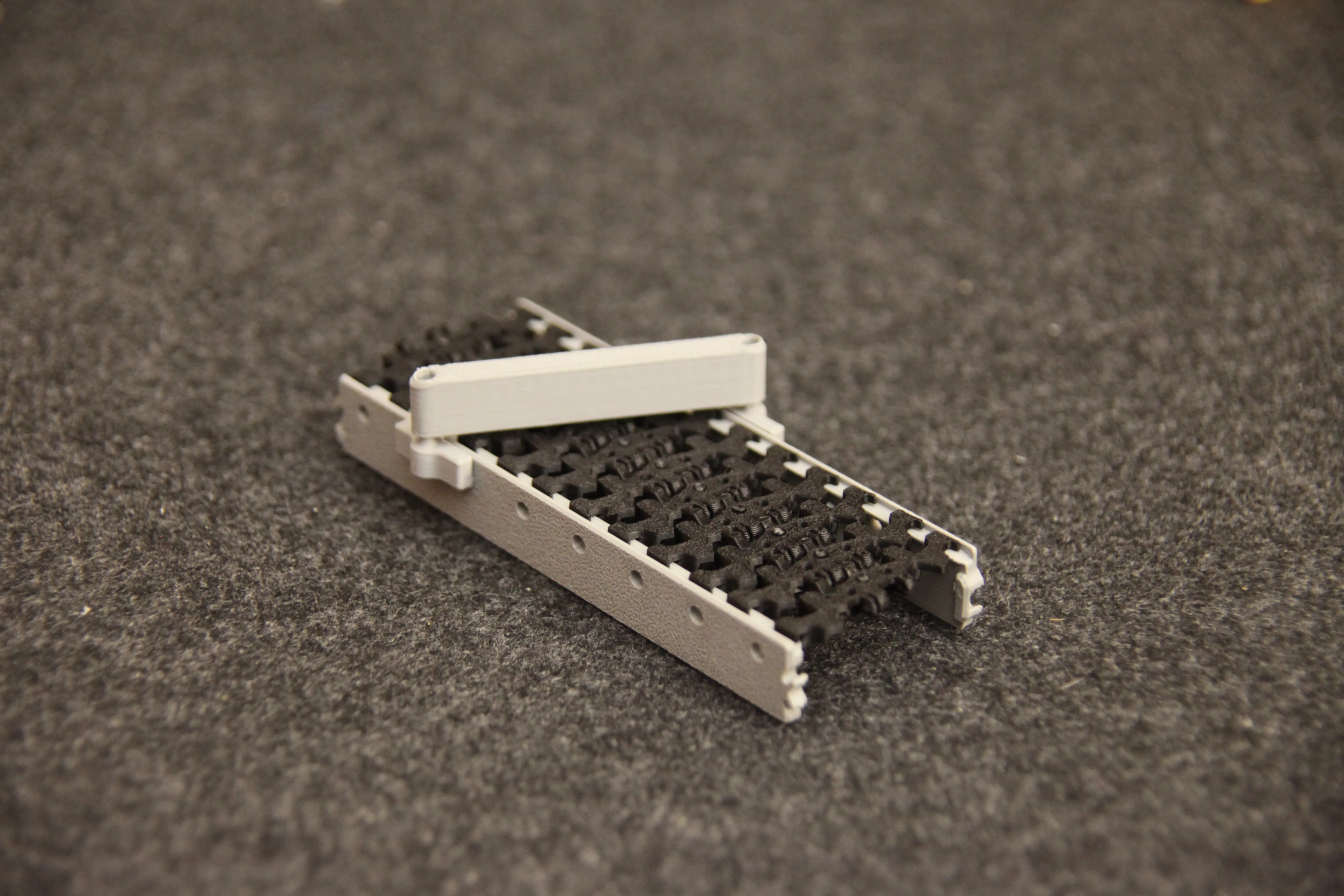 Modular Mini Conveyor Belt System - Free 3D Print Model - MakerWorld