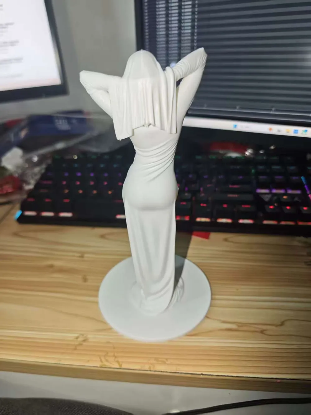 Stretching Ghost Bride by 小岛秀夫（国际站） MakerWorld: Download Free 3D Models