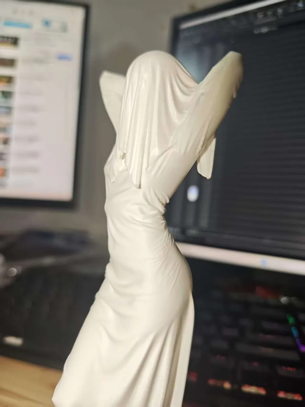 Stretching Ghost Bride by 小岛秀夫（国际站） MakerWorld: Download Free 3D Models