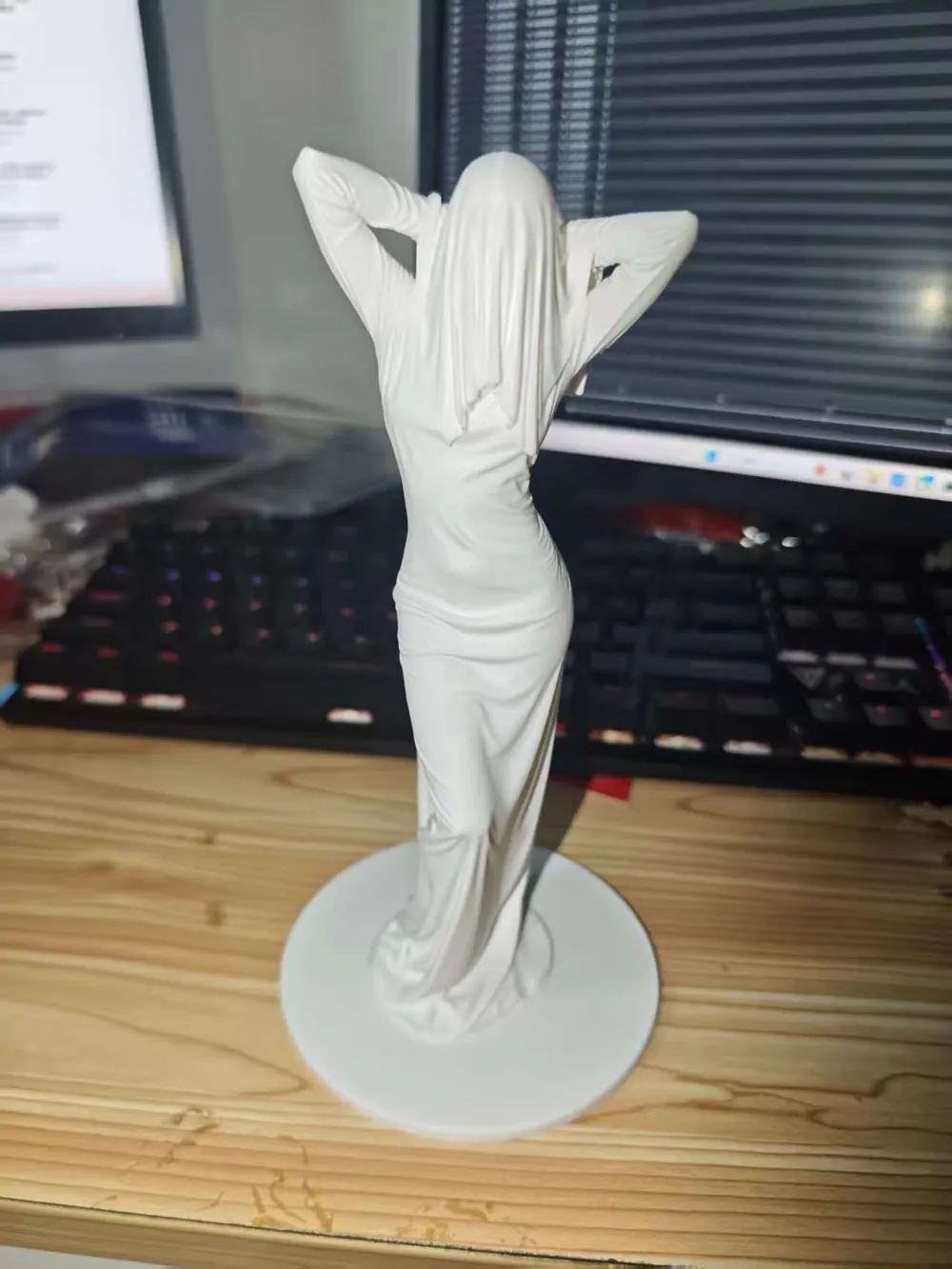 Stretching Ghost Bride by 小岛秀夫（国际站） MakerWorld: Download Free 3D Models