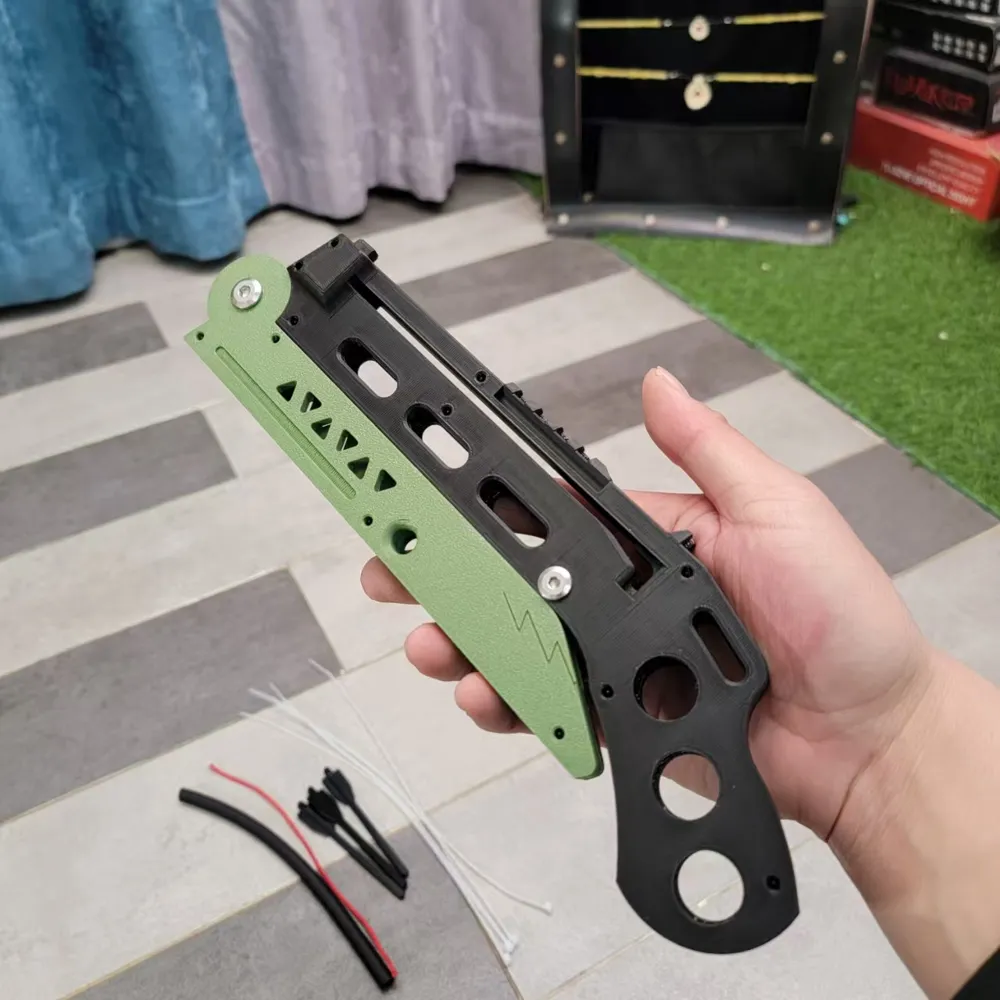 Genuine folding short sword generation three, not a replica. Can be ...