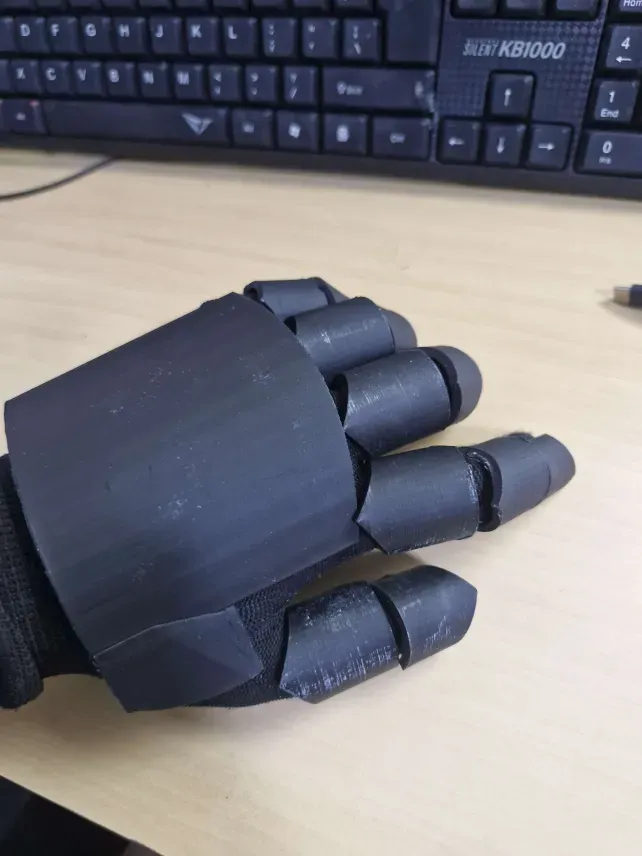 Simple medieval gauntlet by bavlox MakerWorld: Download Free 3D Models