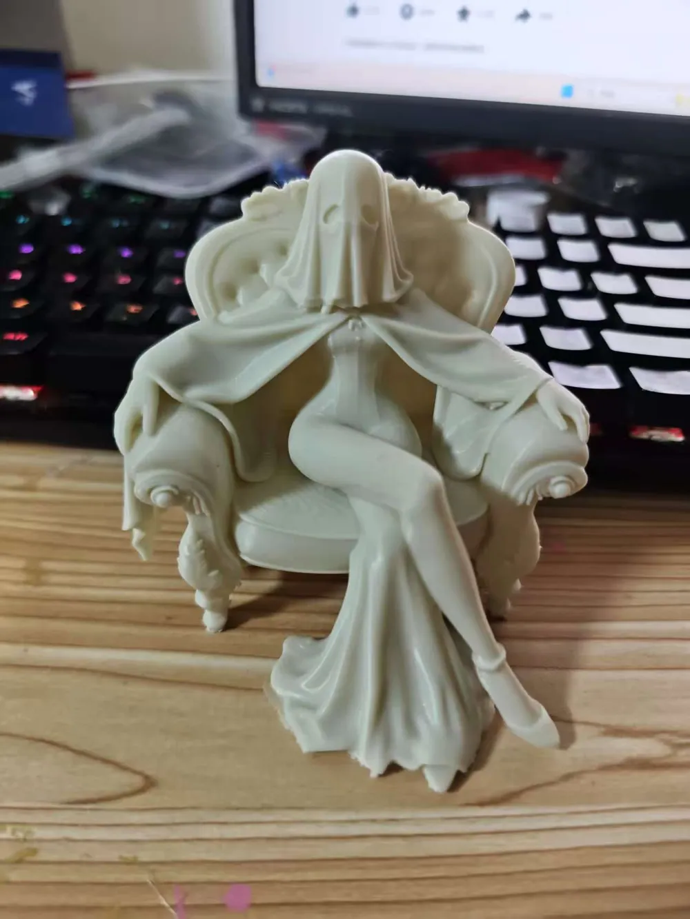 Ghost Girl -- 'Queen' - Free 3D Print Model - MakerWorld