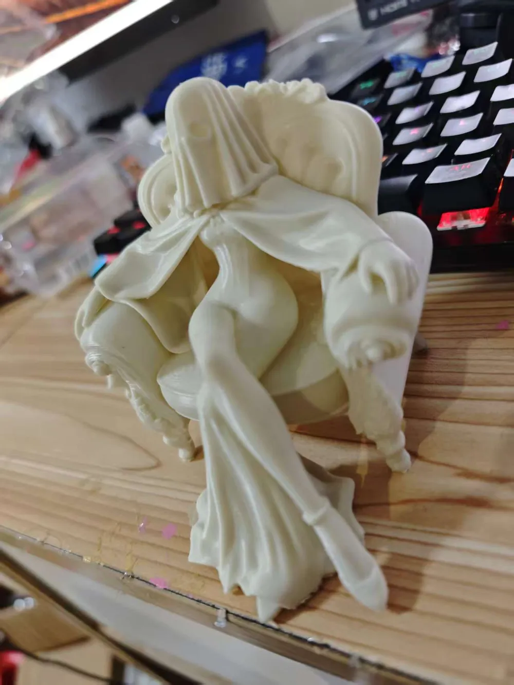 Ghost Girl -- 'Queen' - Free 3D Print Model - MakerWorld