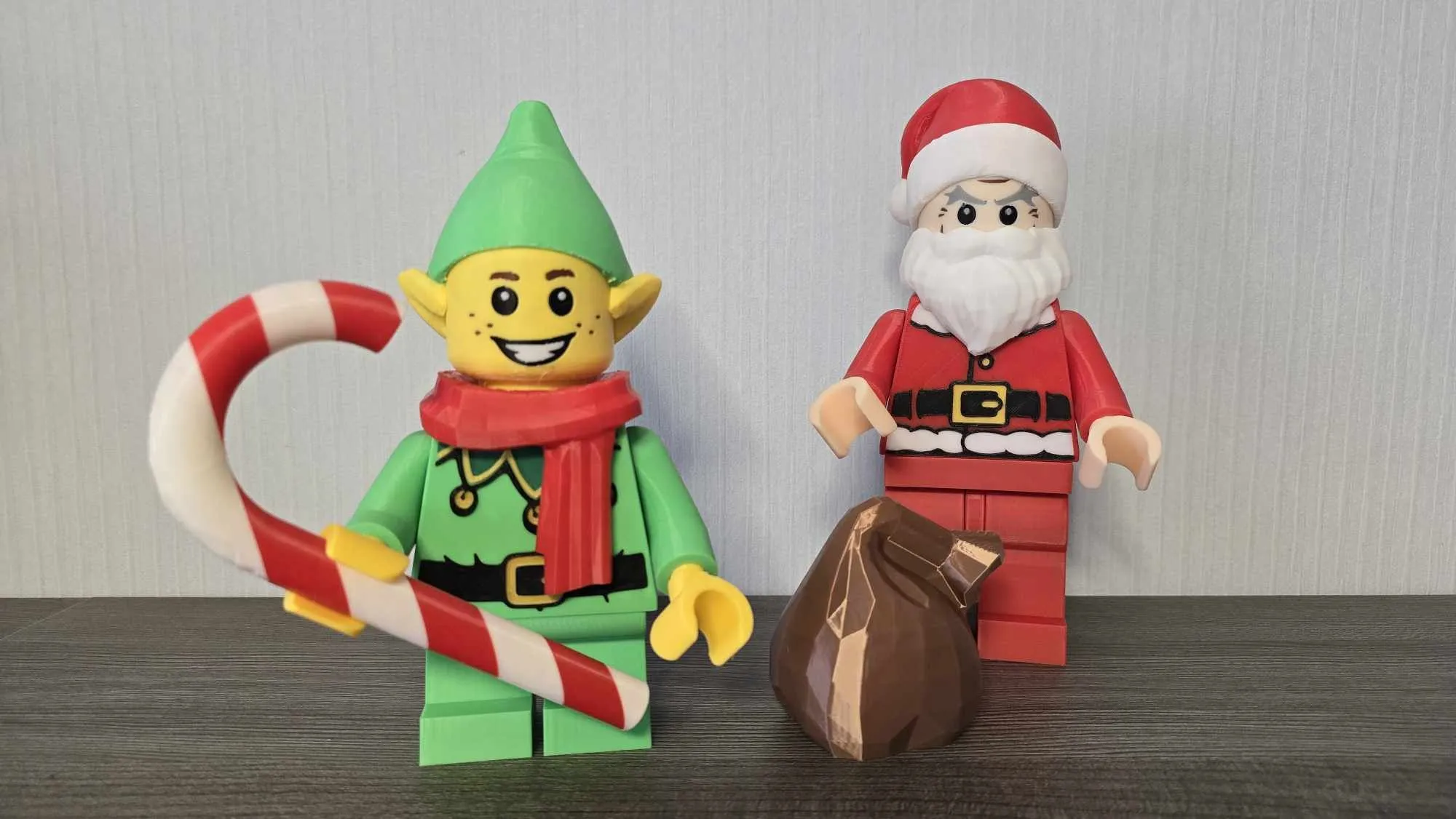 Christmas Elf * 500% ~ 20 cm - Free 3D Print Model - MakerWorld