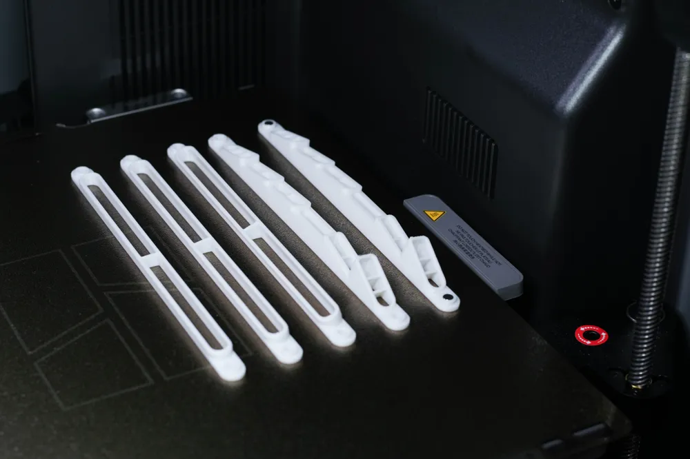 P2s auxiliary fan magnetic baffle, uniform nozzles, angles evenly ...