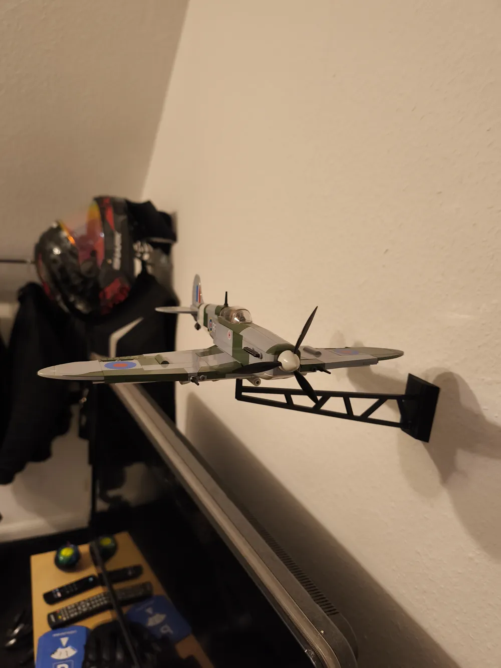 Cobi Plane Wall Mount - Free 3D Print Model - MakerWorld