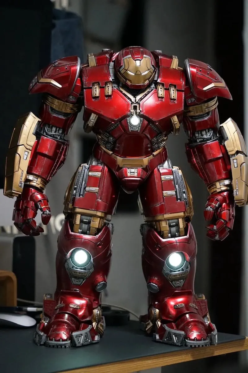 Marvel Superheroes Iron Man Tony Stark Iron Armor Hulkbuster Armor by ...