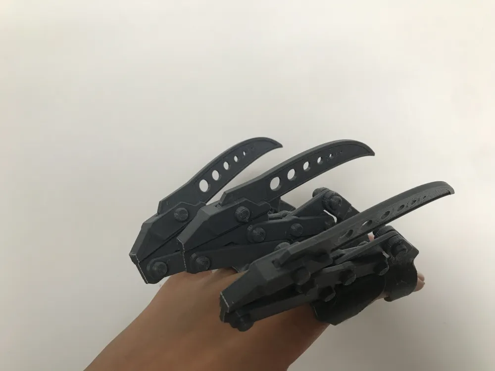 Mantis claw for cosplay - Free 3D Print Model - MakerWorld