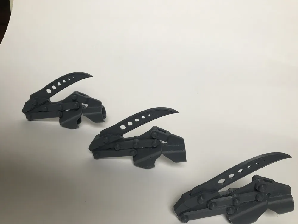 Mantis claw for cosplay - Free 3D Print Model - MakerWorld