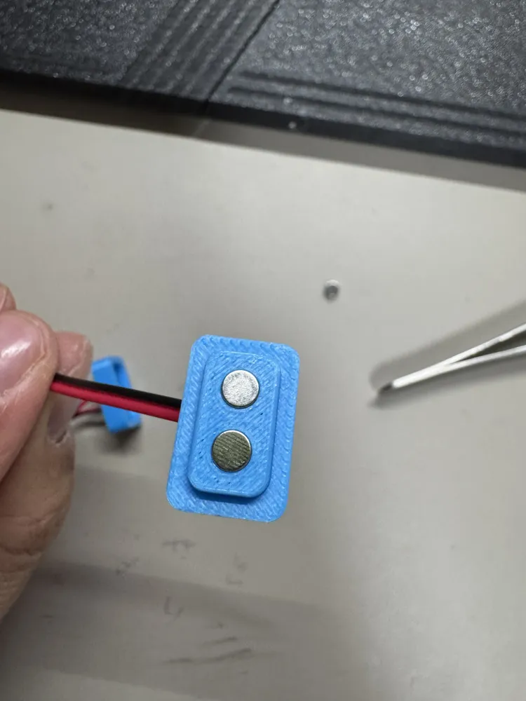 Magnetic 2-pin terminal, magnetic quick-release connector - Free 3D ...