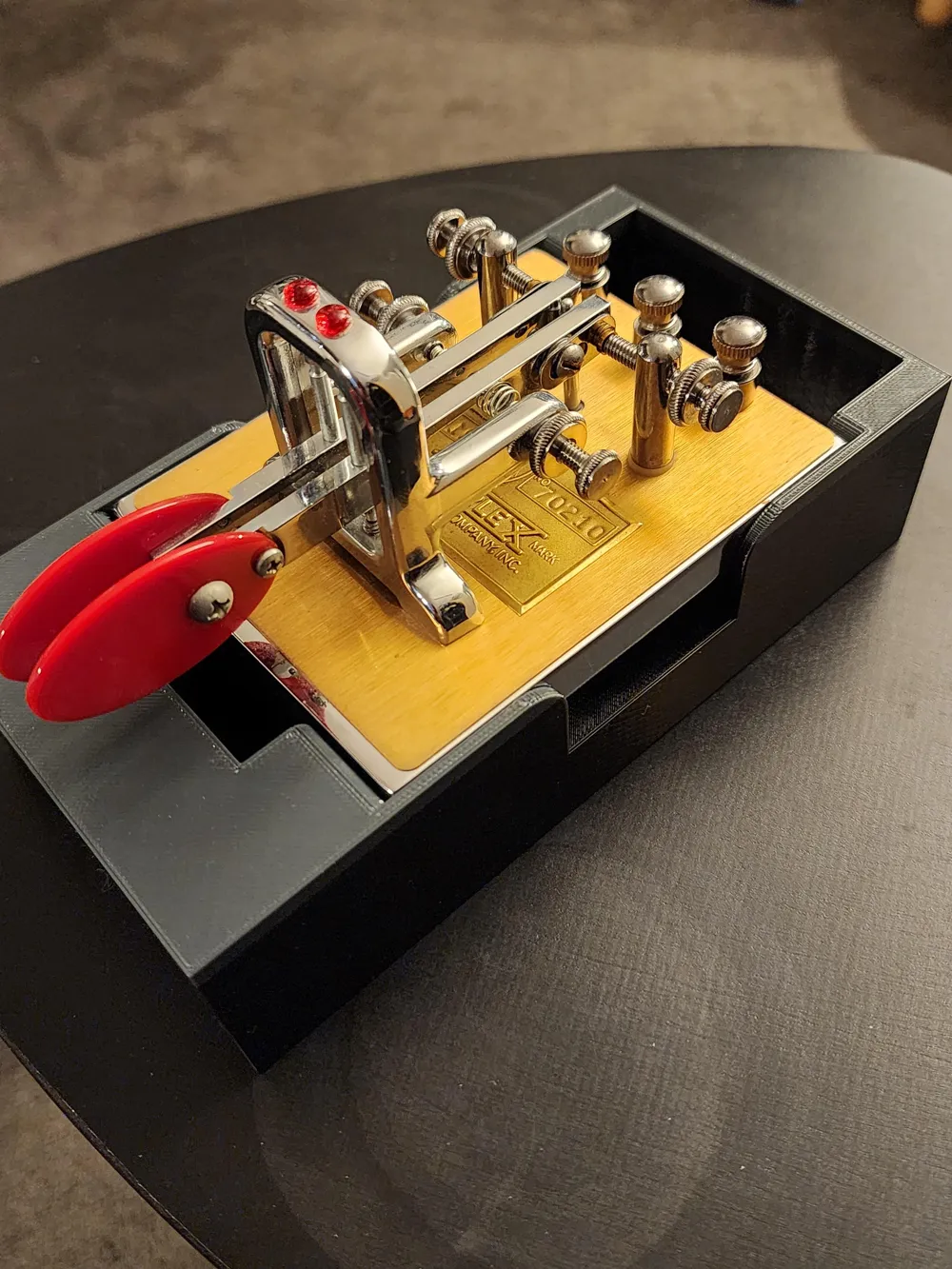 Vibroplex 键控器外壳 – 电缆收纳版 来自 VK1HF MakerWorld：免费下载 3D 模型