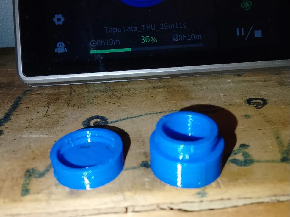Small cylindrical container with lid TPU by Creality3v3 MakerWorld ...
