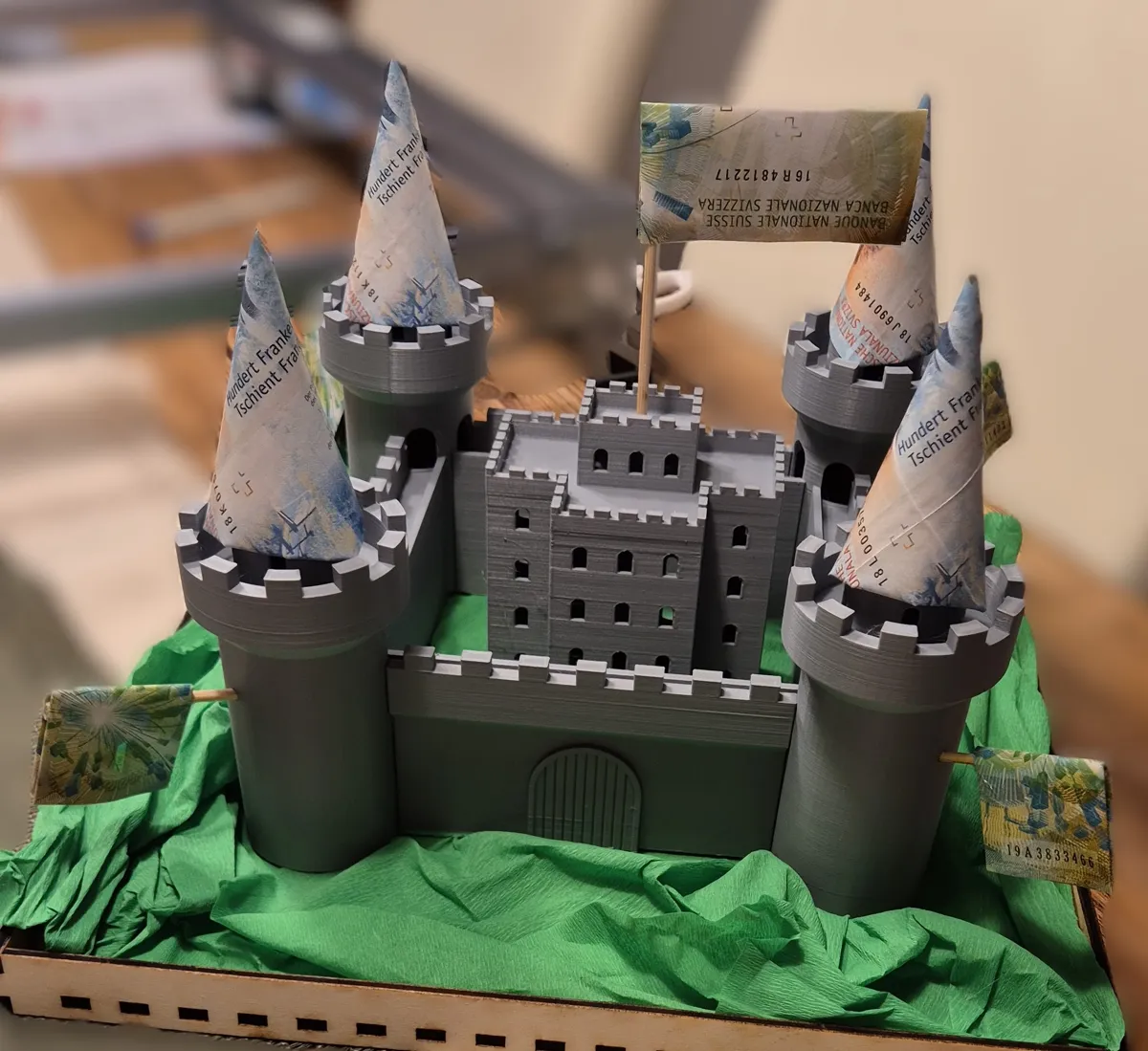 Money Castle(3D Printable Gift Box / Money Holder) by simon.erne.ch ...