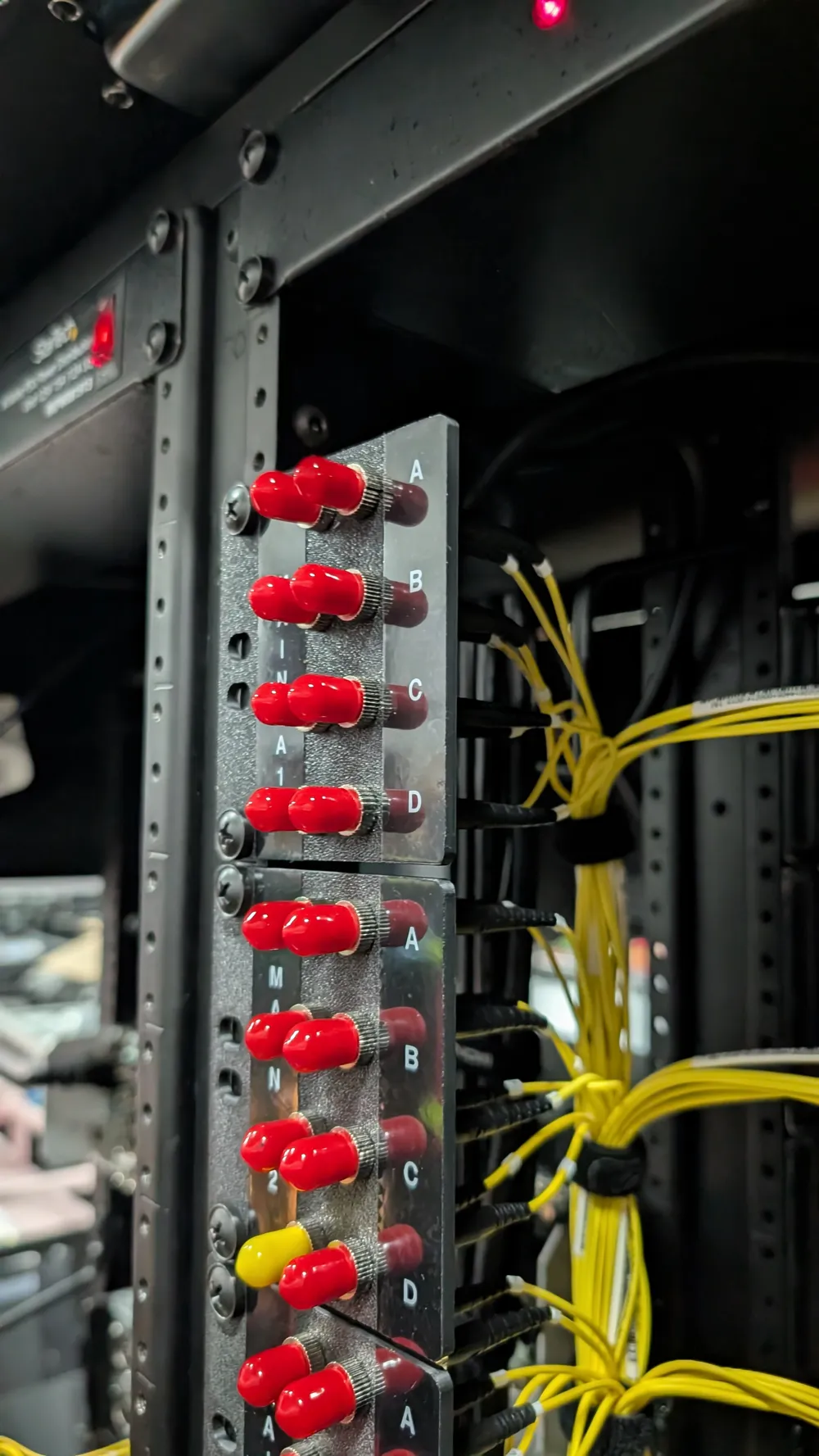 ST Fiber patch panel, 2 RU by Dayplayer MakerWorld: Download Free 3D Models