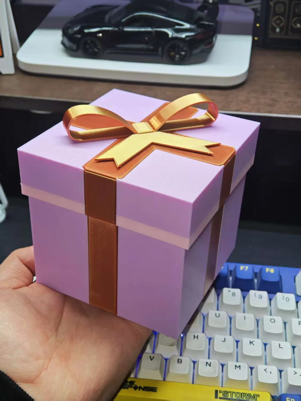 Gift box - fully disassembled by CHEM-PLUS MakerWorld: Download Free 3D ...