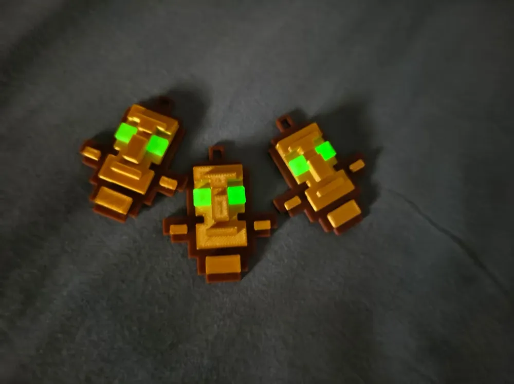 Minecraft Totem of Undying Keychain - Wishing you peace and safety ...