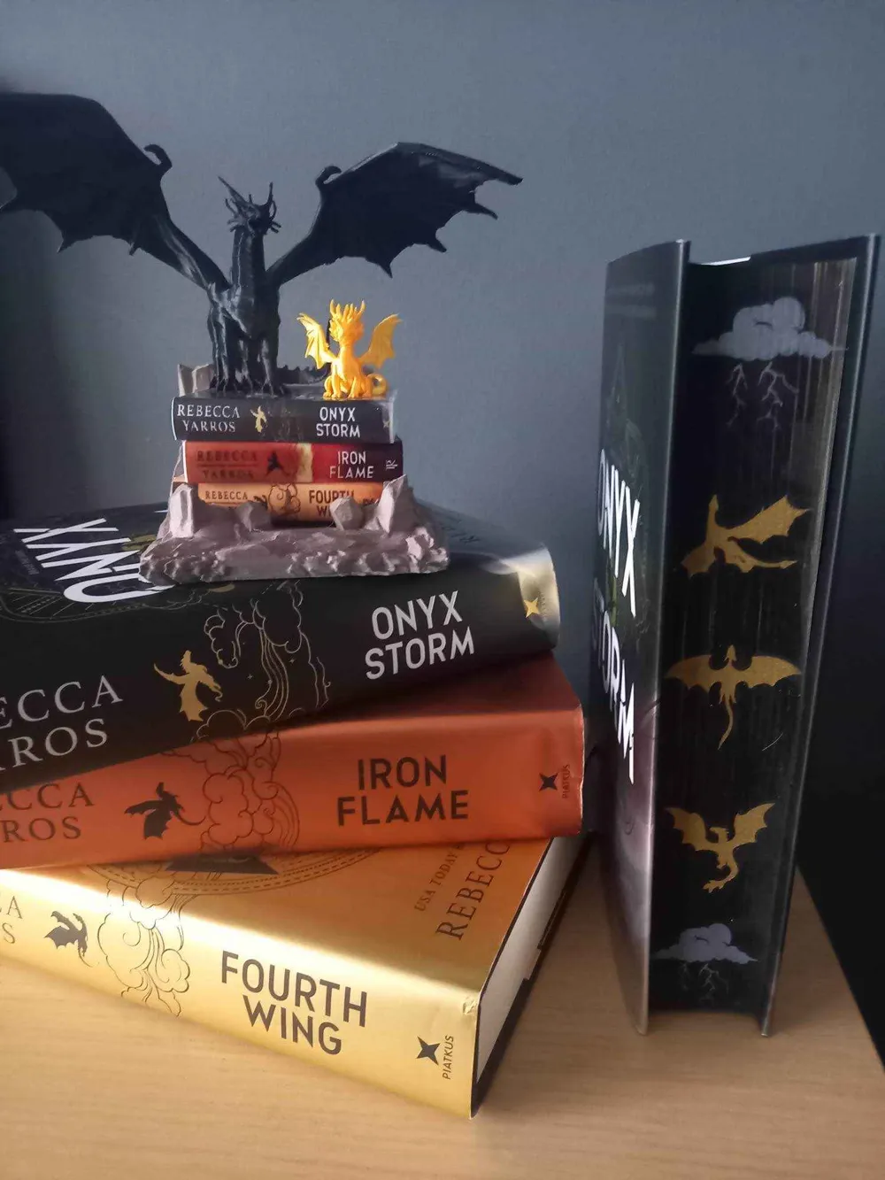 Empyrean Series Display - ACOTAR - Dragons - Free 3D Print Model ...
