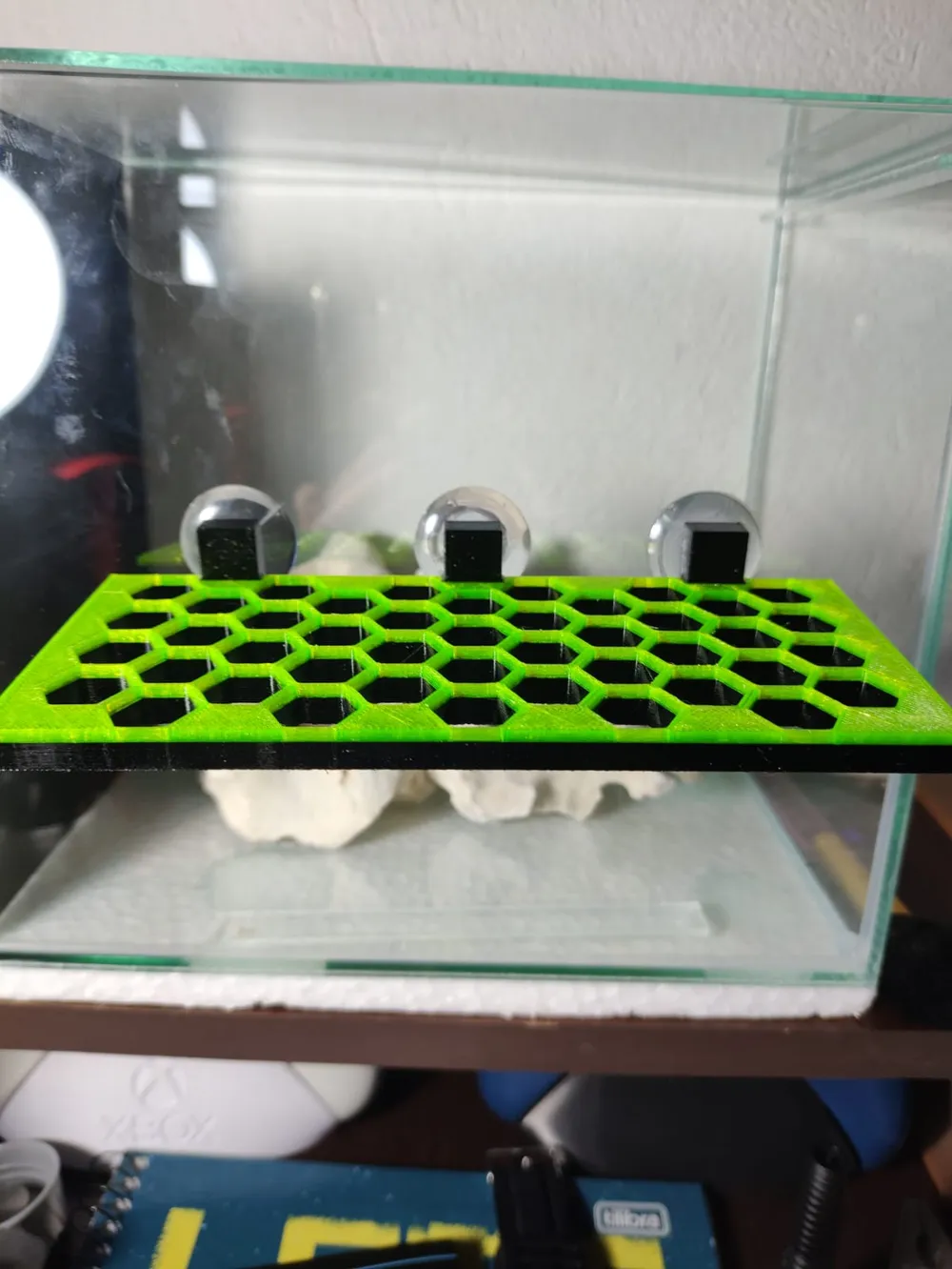Frag Rack Hexagonal - Free 3D Print Model - MakerWorld