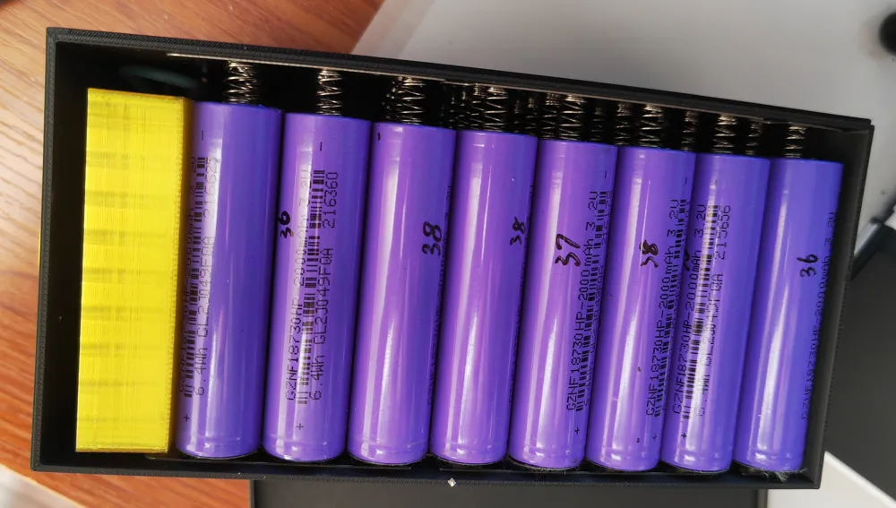 40-cell 32140 batteries to create an 8AH power bank by user_3800505495 ...