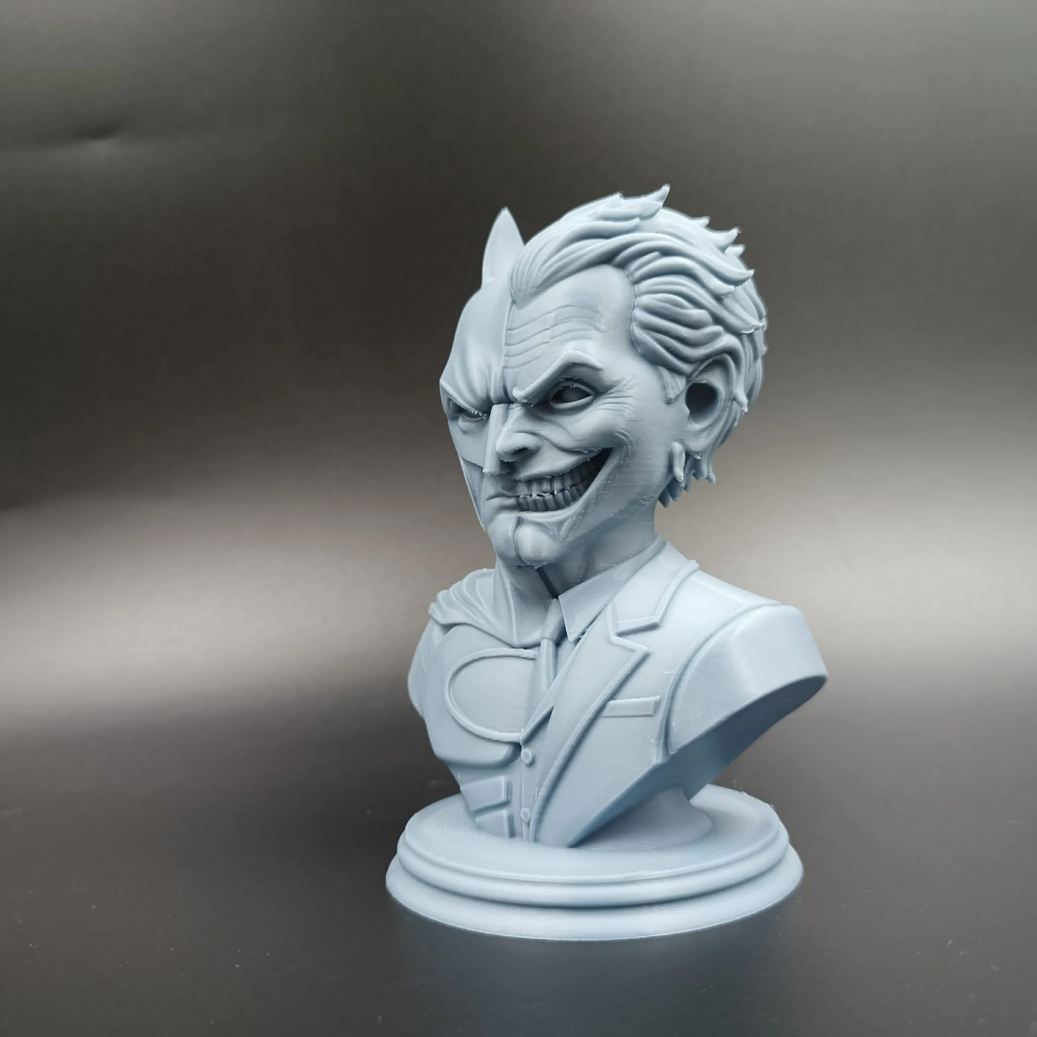 Dual-Face Hero vs Villain - Batman and Joker Bust - Free 3D Print Model ...