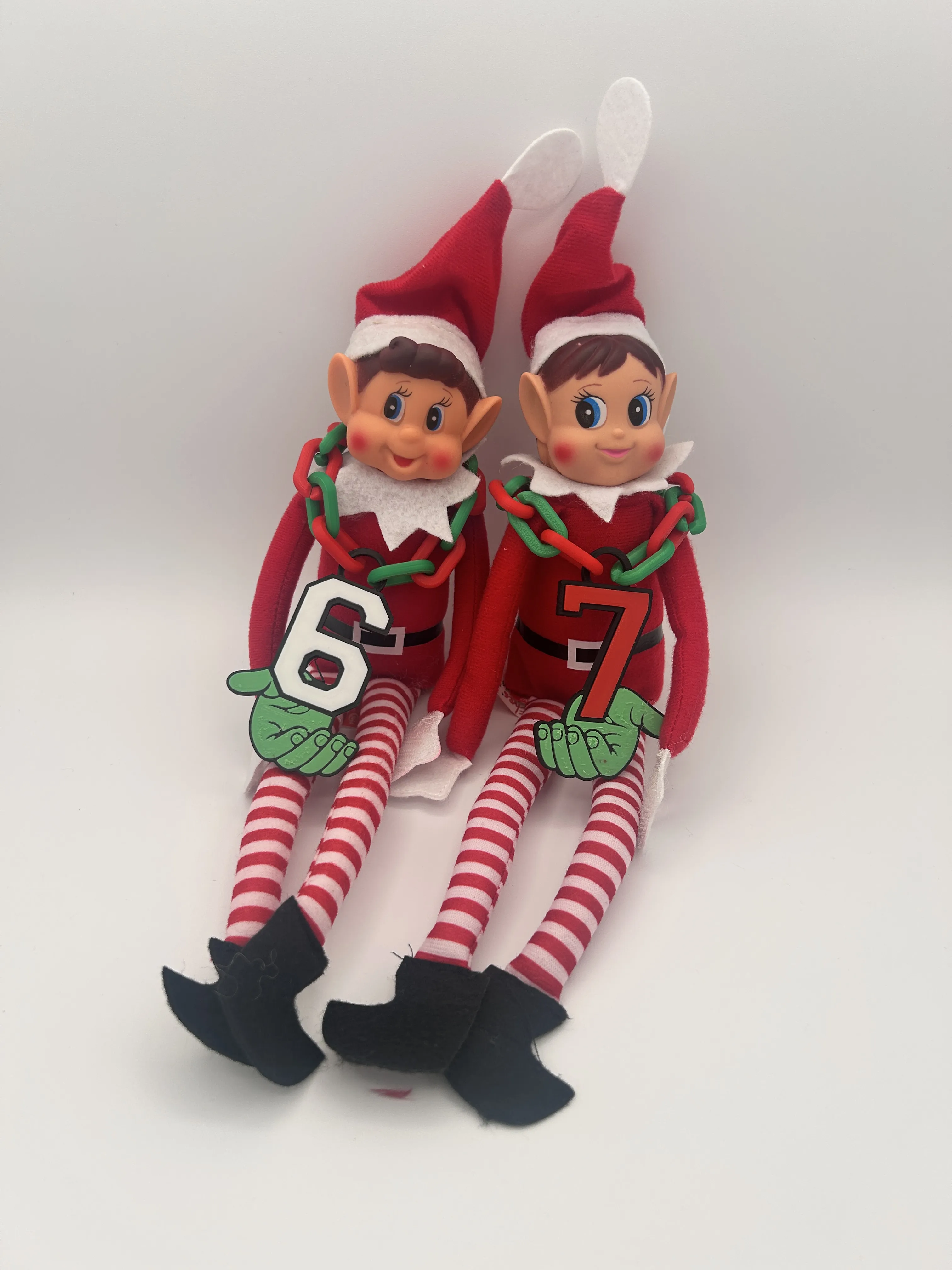 Grinch 6-7 Elf on the Shelf Hype Chain - Free 3D Print Model - MakerWorld