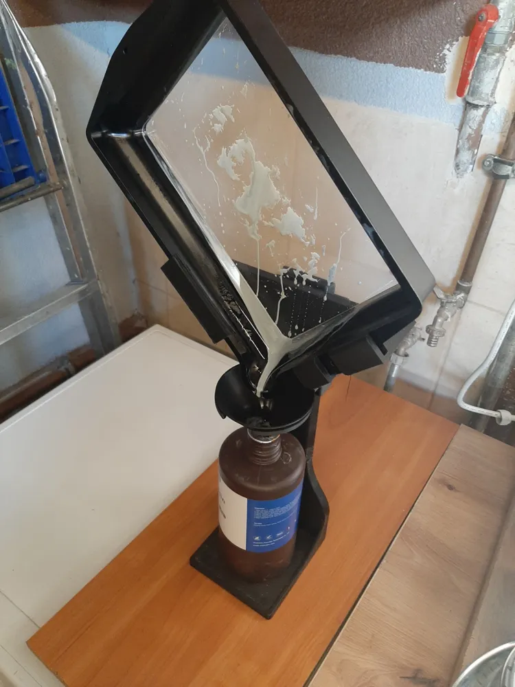 Saturn 4 Ultra Vat Holder for Resin Drip Stack - Free 3D Print Model ...