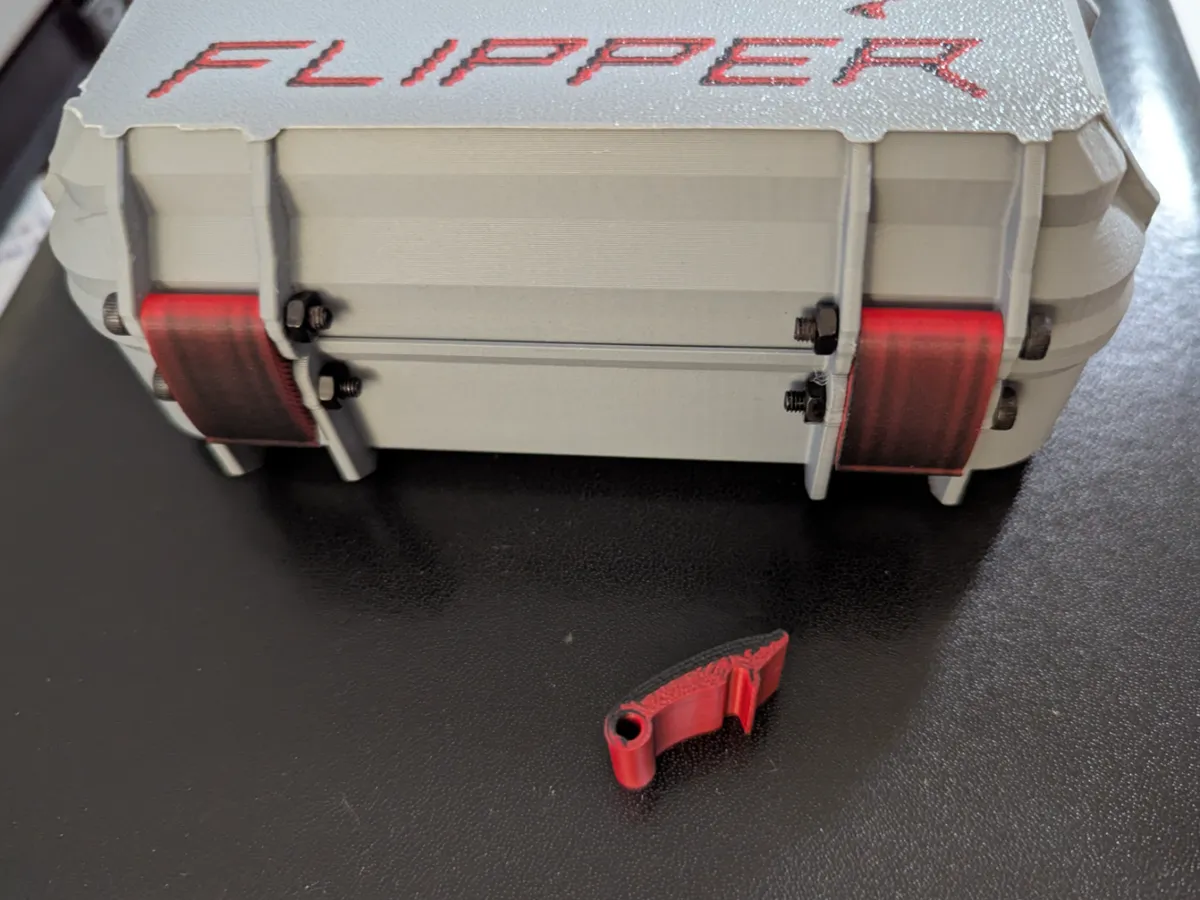 Stronger cover clip for Flipper Zero Extended Box - Free 3D Print Model ...