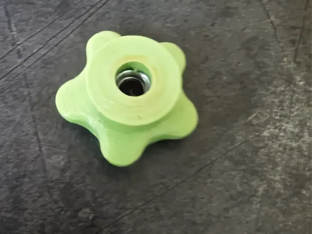 Knopf mit eingebetteter M8-Mutter – Kostenloses 3D-Druckmodell – MakerWorld