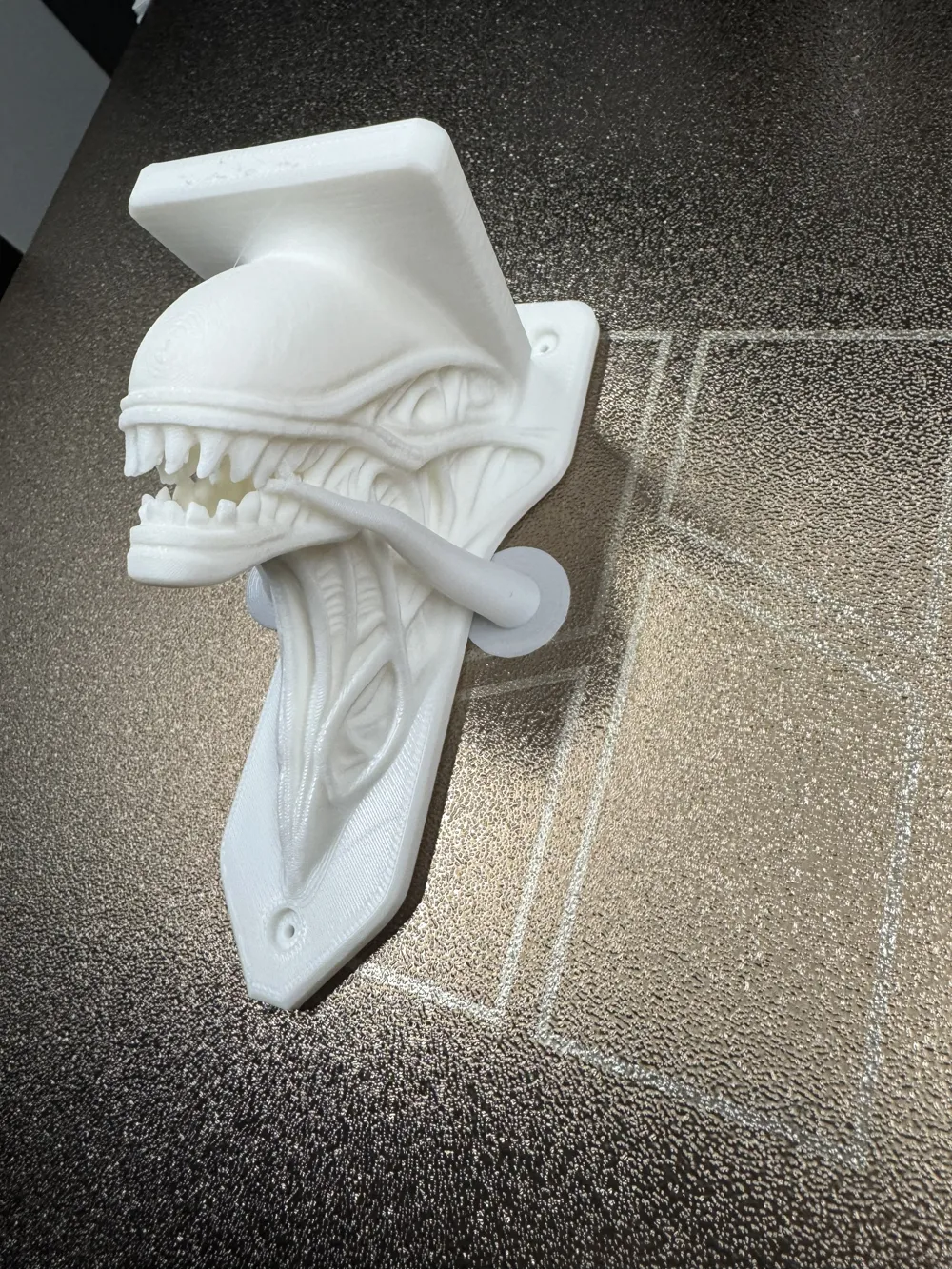 Xenomorph Wall Mount - Free 3D Print Model - MakerWorld