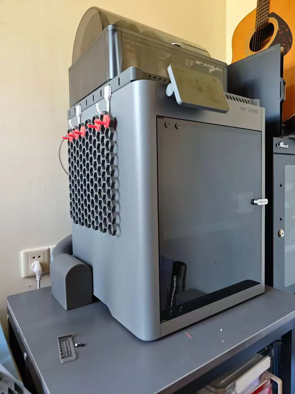 P2S sealed poop chute box with heat dissipation hole and forced exhaust ...