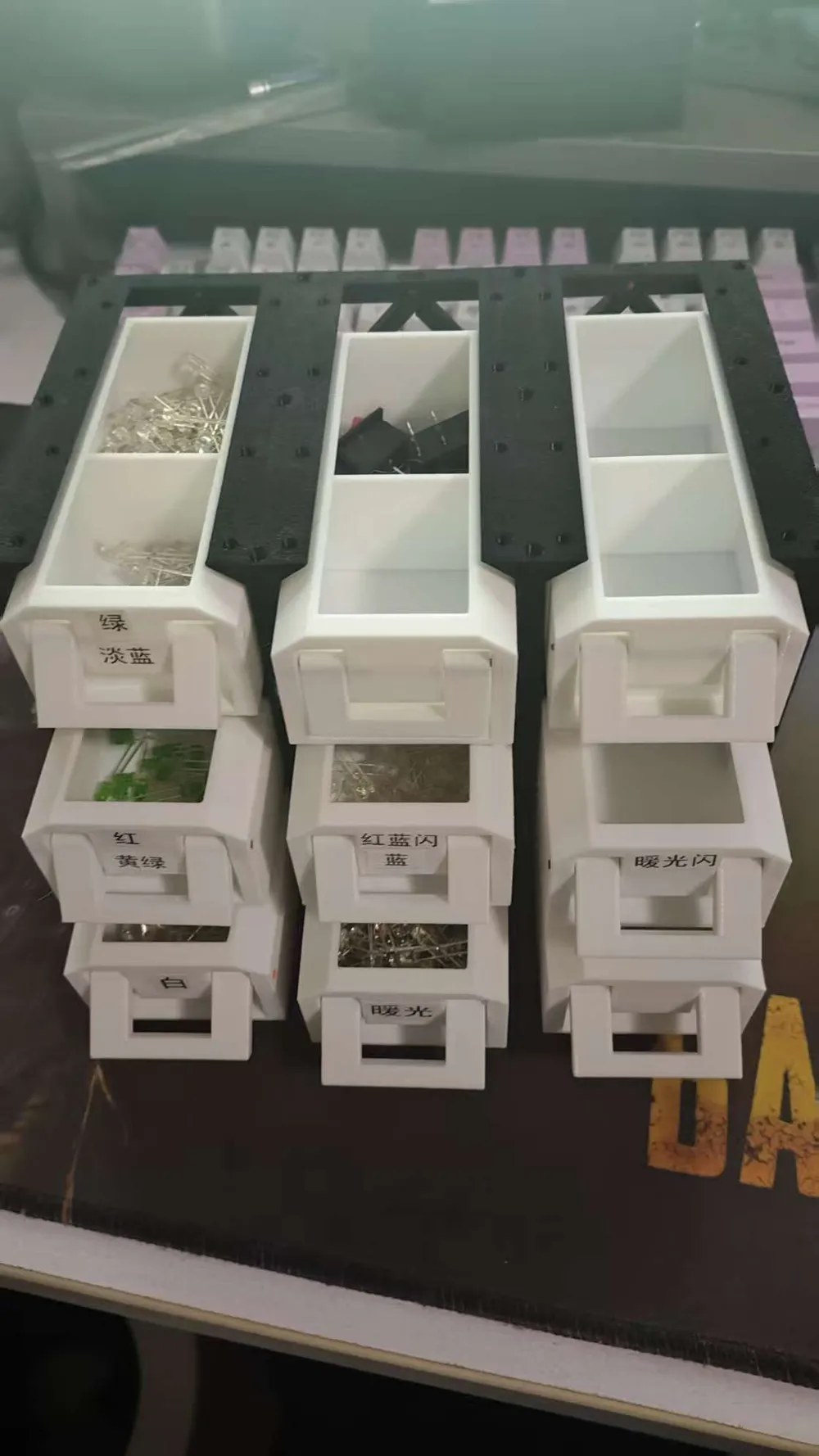Infinitely Expandable Stackable Box - Free 3D Print Model - MakerWorld