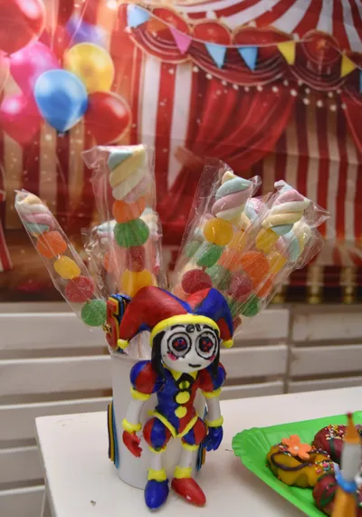 Pomni digital circus vase - Free 3D Print Model - MakerWorld