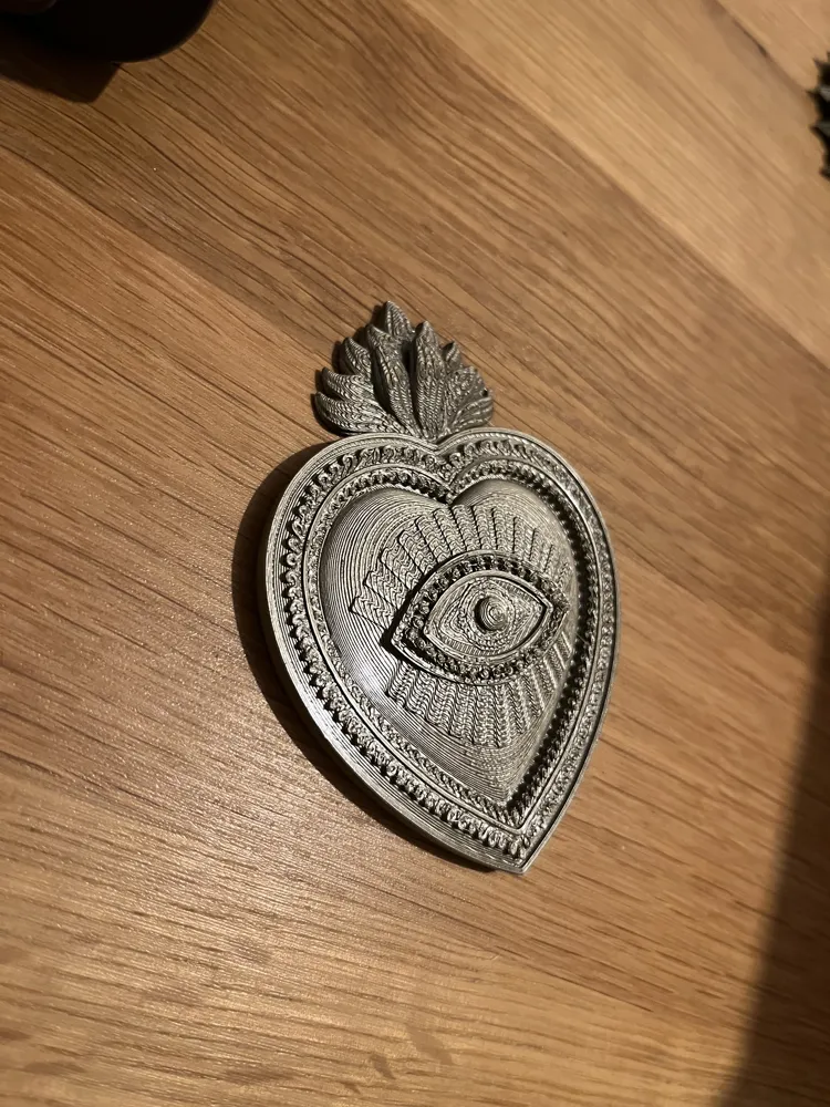 Ex-Voto Heart Eye - Free 3D Print Model - MakerWorld