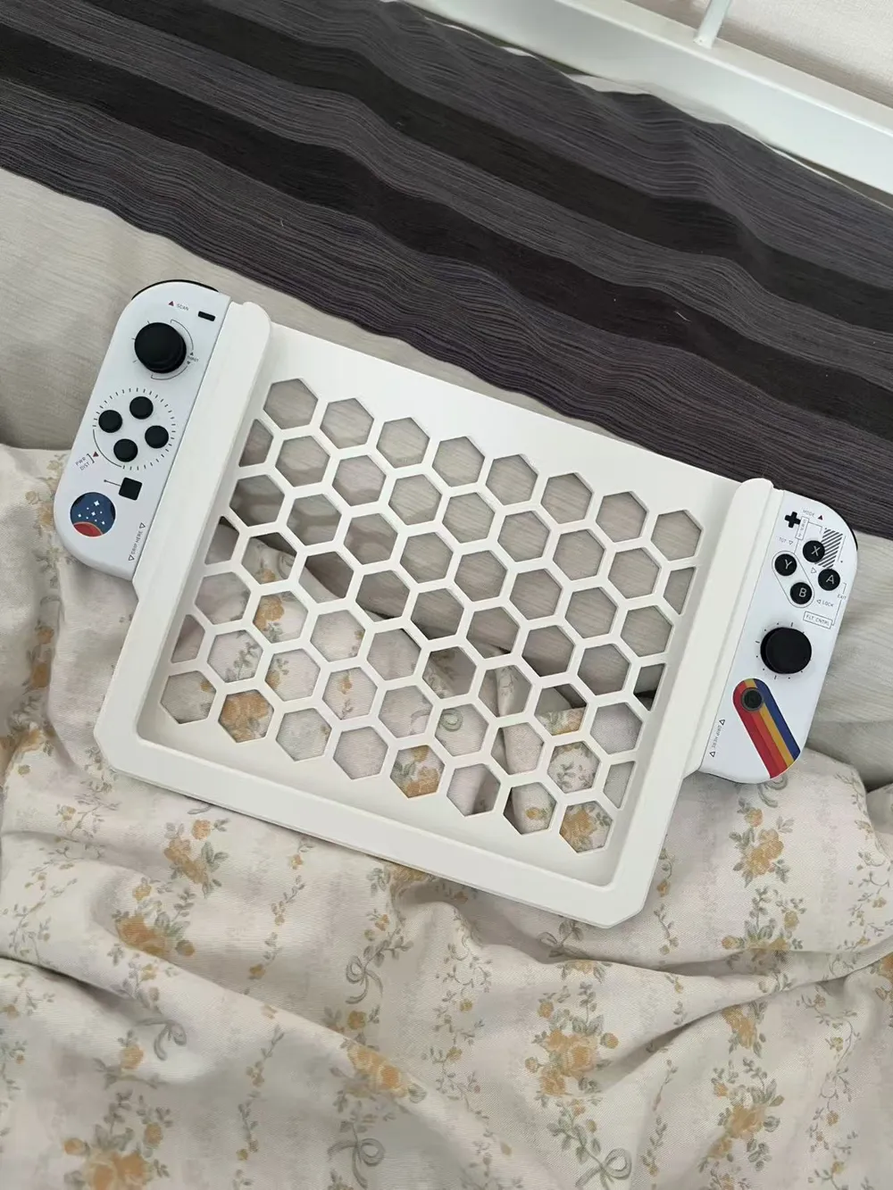 iPad Pro 11-inch version Joycon controller holder A1 mini printable ...