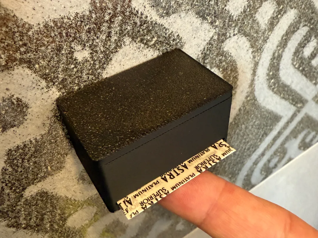 Razor Blade Dispenser Box + Lid by Hubsen MakerWorld: Download Free 3D ...