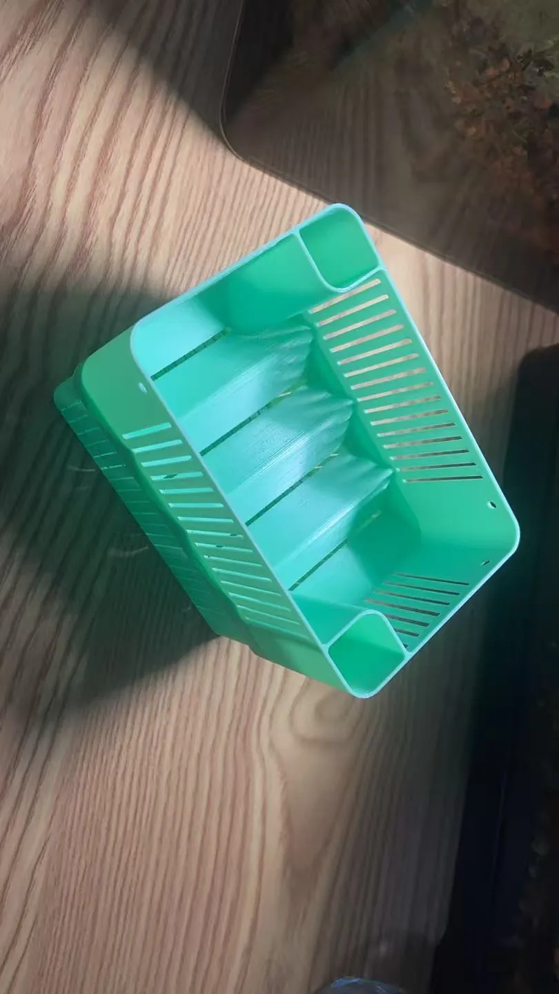 Pet Fish Incubator - Free 3D Print Model - MakerWorld