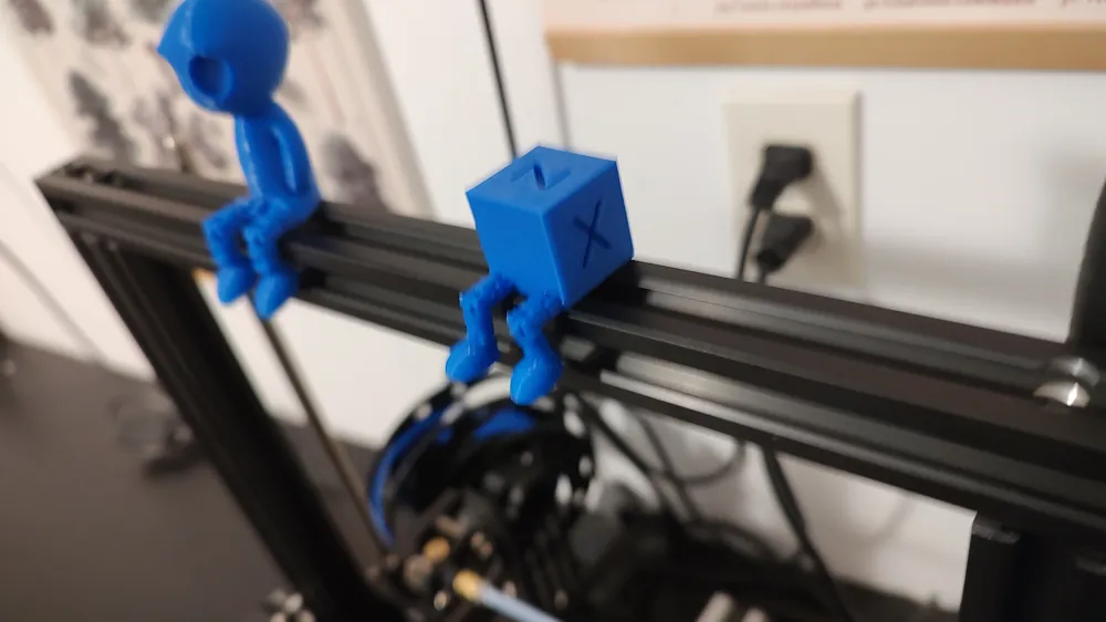 A Cube With Articulated Legs - Free 3D Print Model - MakerWorld