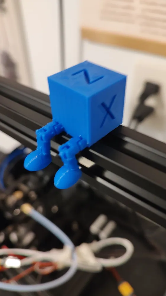 A Cube With Articulated Legs - Free 3D Print Model - MakerWorld
