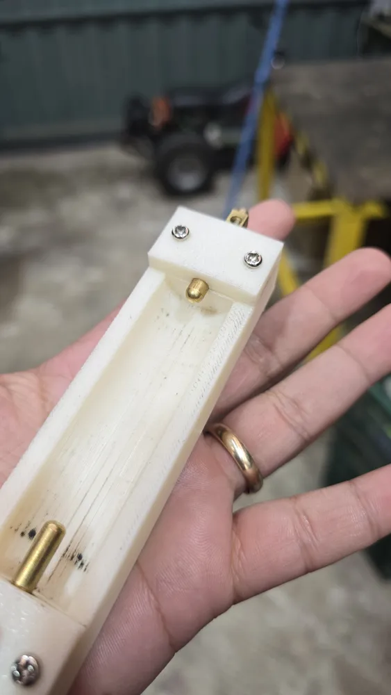18650 BATTERY TEST JIG - LETRAJOTA - Free 3D Print Model - MakerWorld