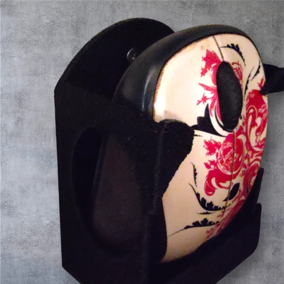 Wall Hangar for standard size wireless mouse - Free 3D Print Model ...