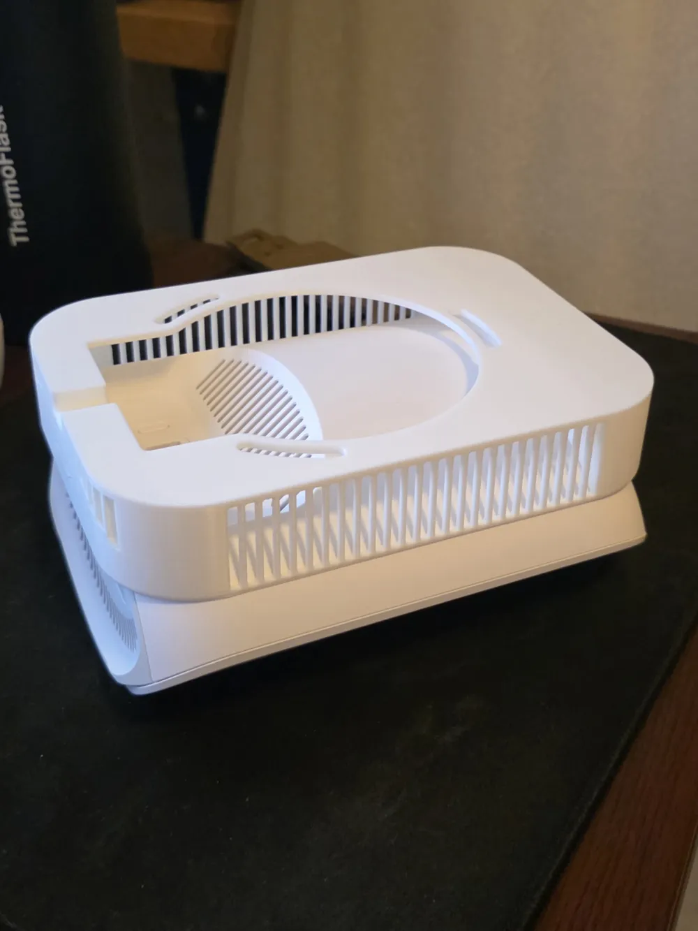 eero Pro 7 Wall/Ceiling Mount - Free 3D Print Model - MakerWorld