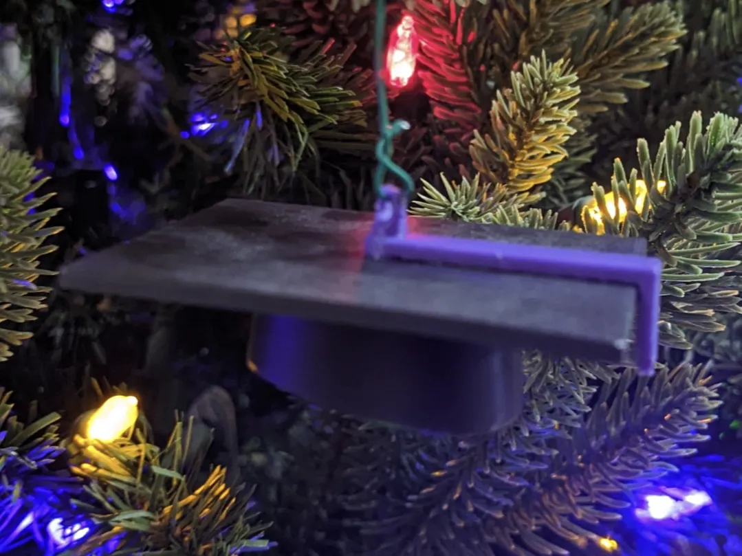 Graduation cap Christmas Ornament - Free 3D Print Model - MakerWorld