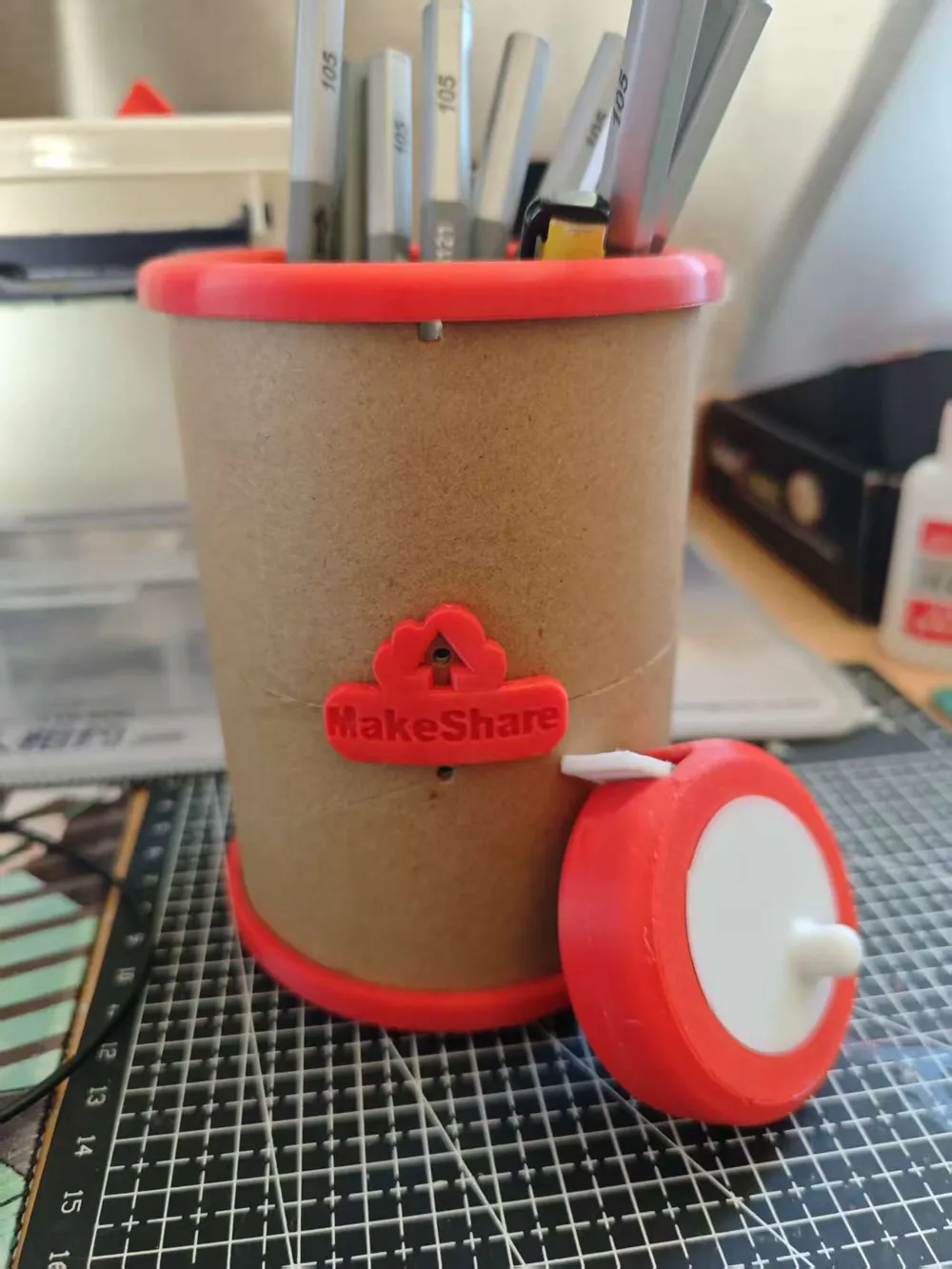 Bambu filament spool pen holder, tape measure - Free 3D Print Model ...
