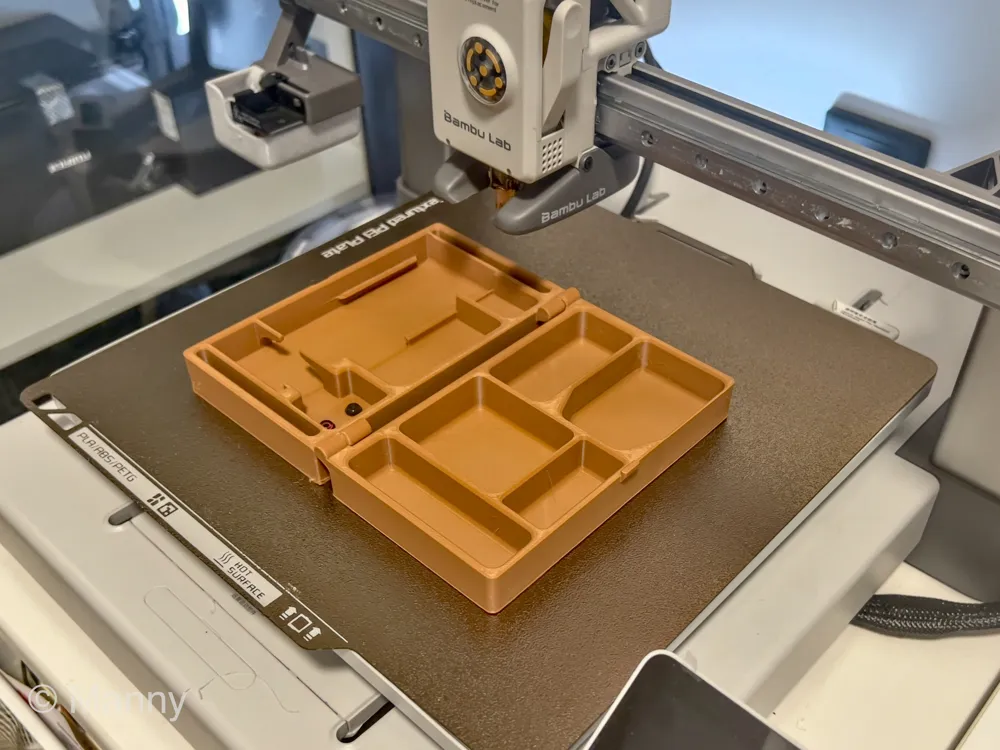 Insta360 GPS Preview Remote with Built-in Mic Case - Modelo de ...