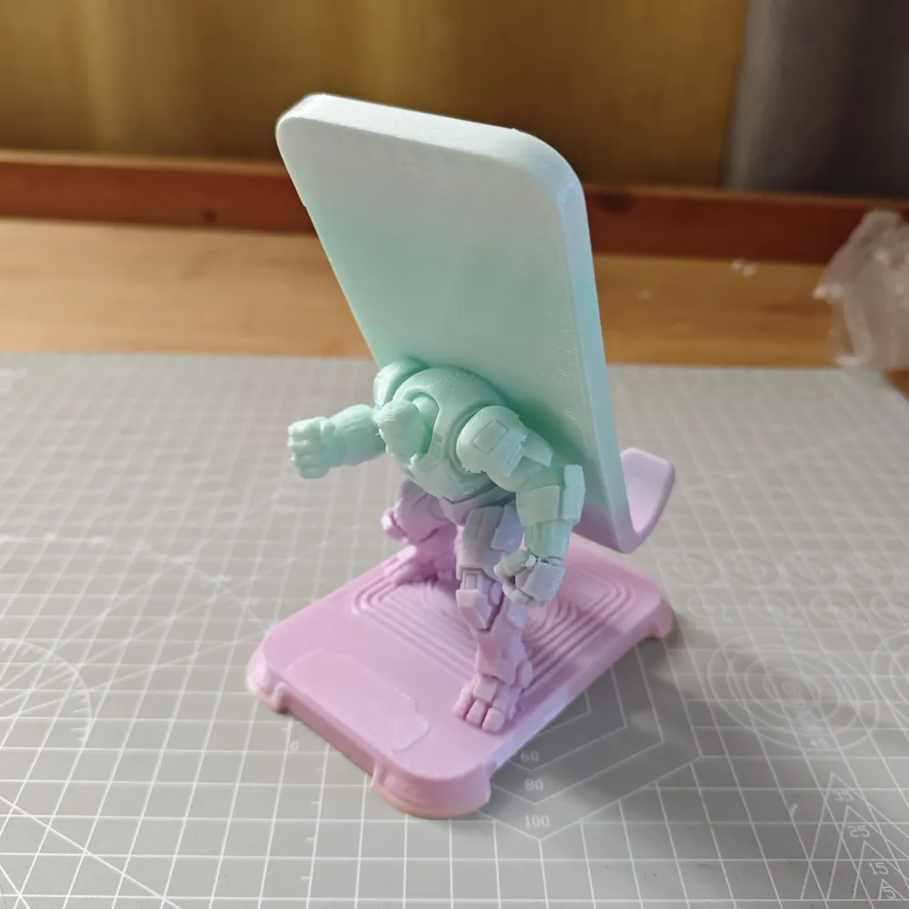 机甲绿巨人 手机支架 一体打印 新手友好 摆件 办公室 桌面 玩具 礼物 儿童 - Free 3D Print Model - MakerWorld