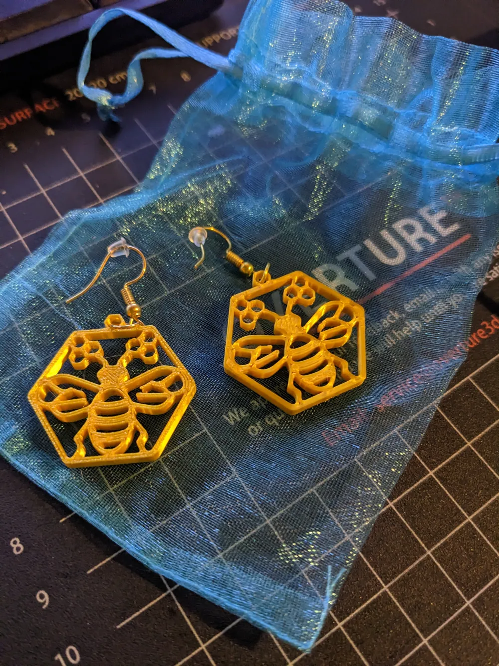 Honey Comb Bee Earings - Free 3D Print Model - MakerWorld