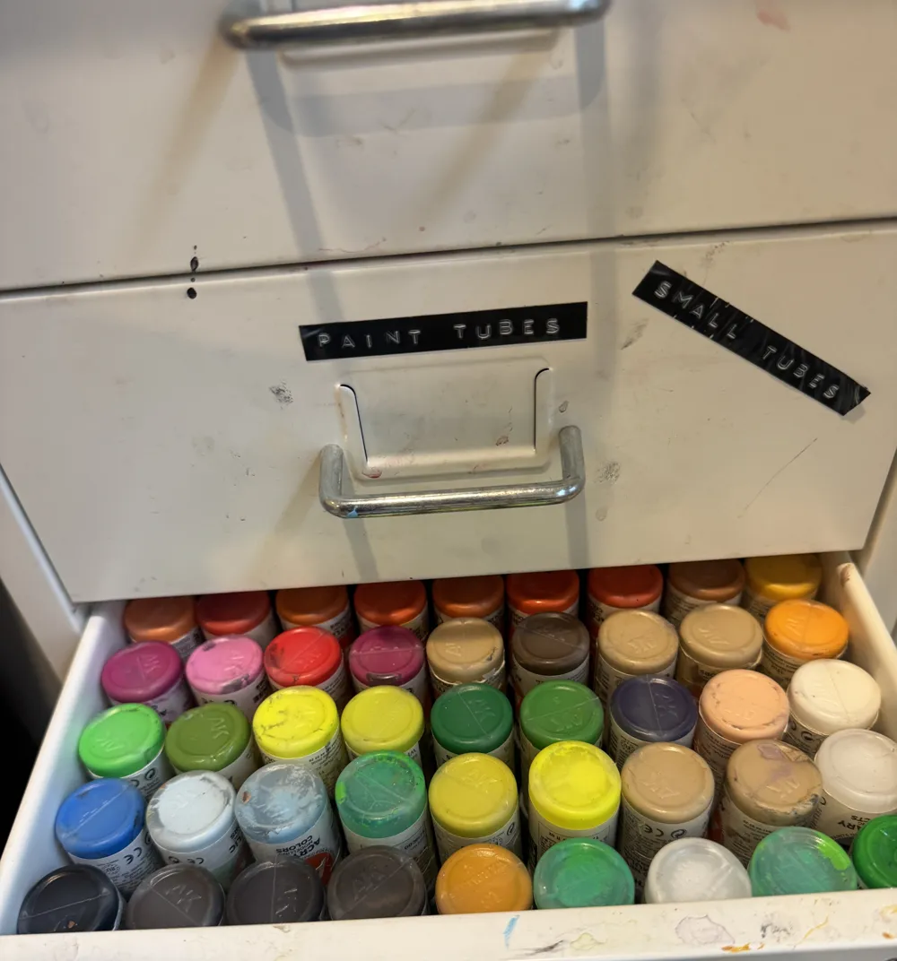 Rack de armazenamento para tintas AK IKEA HELMER com a tampa para baixo ...